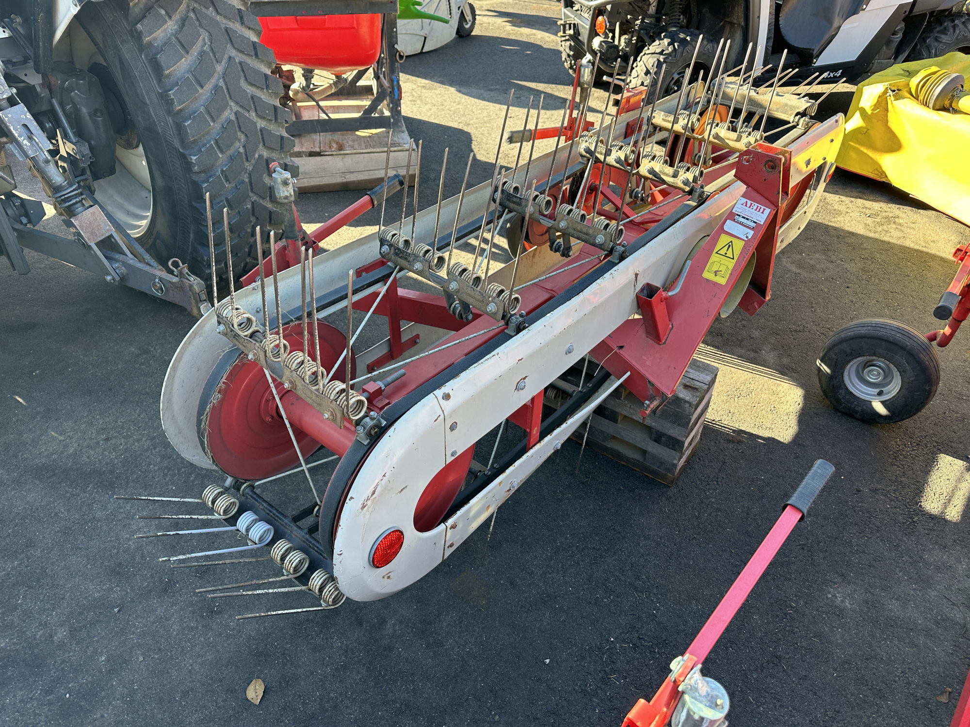 Landmaschinen Versteigerung | Bandheuer Aebi ST 210